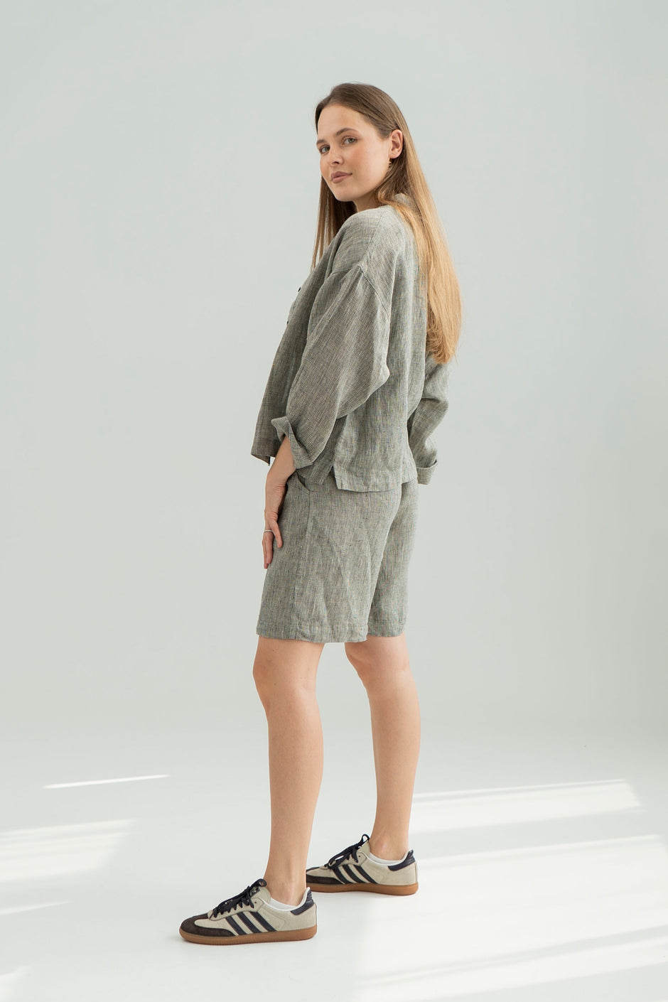 Lininiai rūbai moterims – natūralūs, minkšto lino drabužiai | LinenSheep